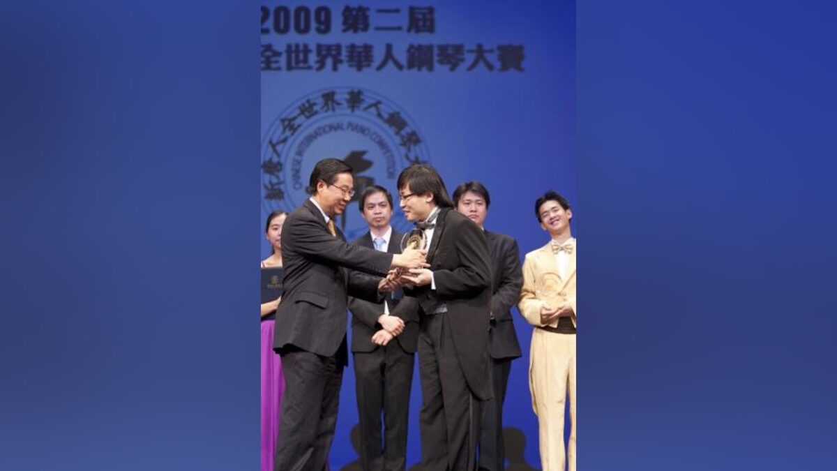 Gold Winner of NTDTV Piano Competition Finds Joy in Music