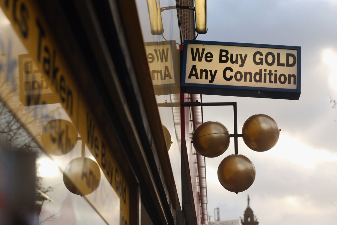 Demand for Pawnbroking Reaches ‘Record Levels’ in Britain | The Epoch Times