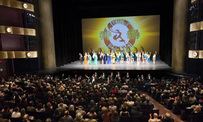 Artist Sees Beauty In Shen Yun