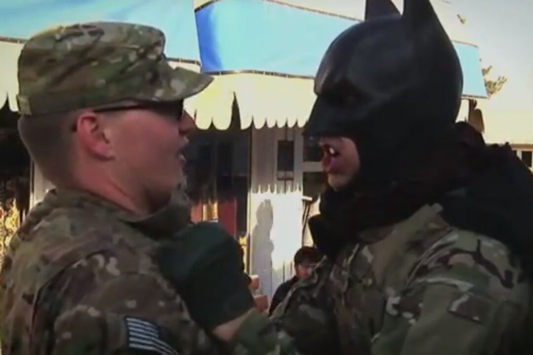 Batman in Afghanistan Touches on Army Safety (+Videos) | The Epoch Times
