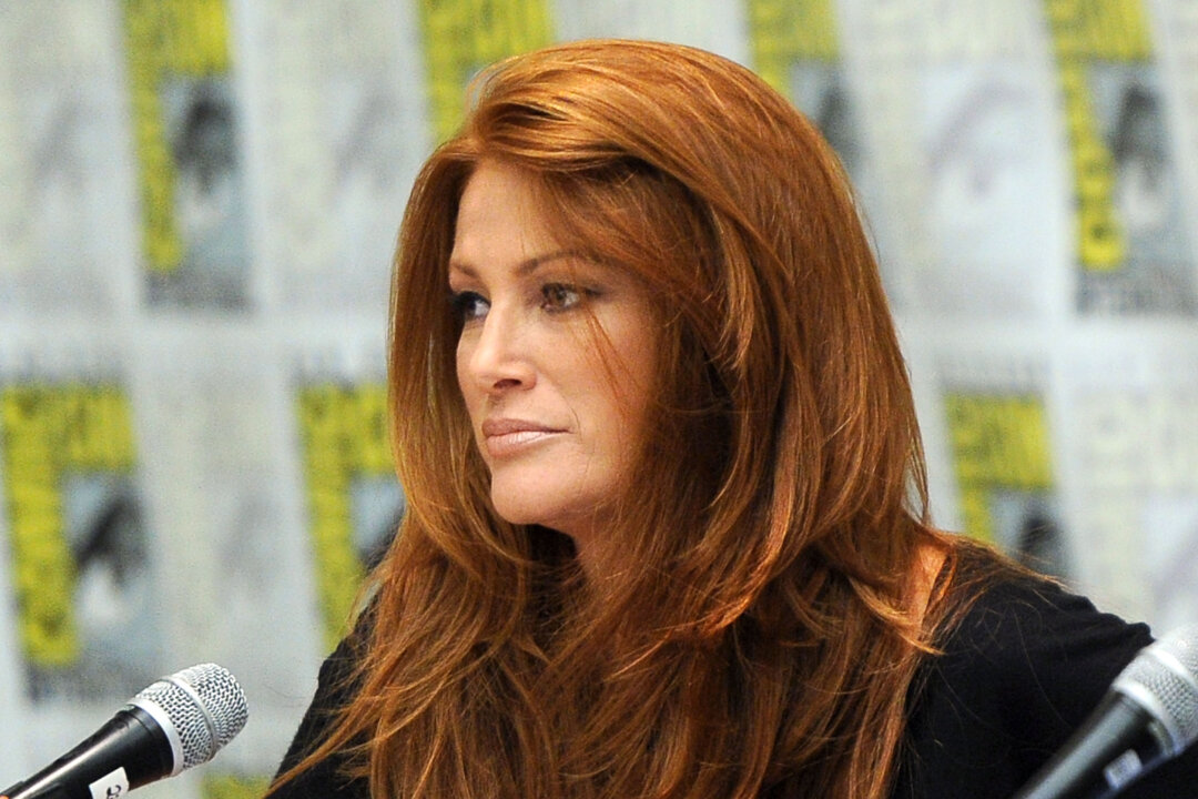 Angie Everhart Cancer: Actress Has Surgery Scheduled | The Epoch Times