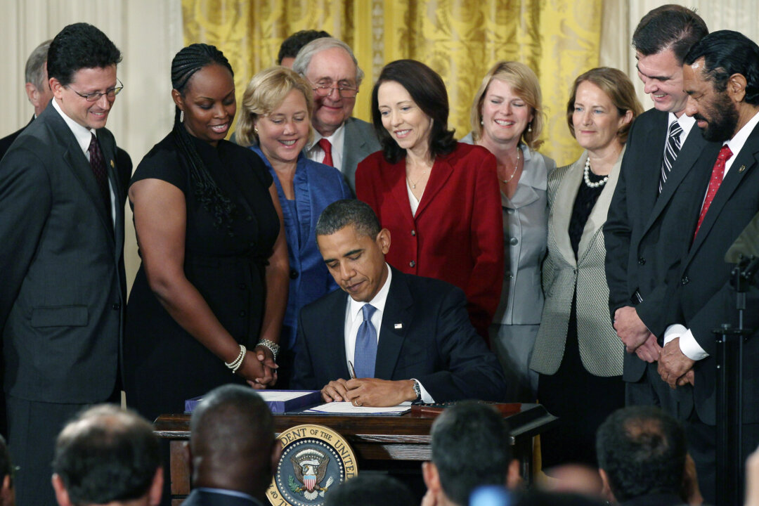 SIGTARP: Exposing Treasury Weakness | The Epoch Times