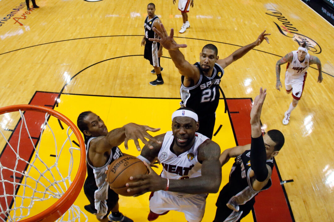 NBA Finals Game 6 Second Quarter Recap | The Epoch Times
