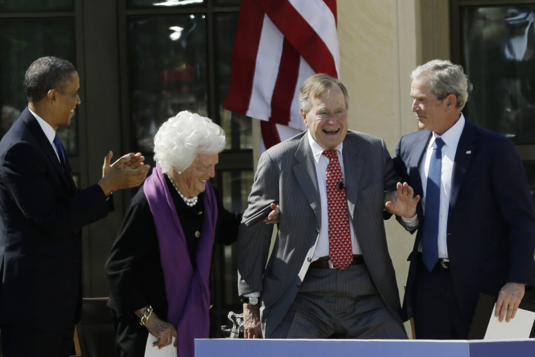 George H.W. Bush Criticizes Dick Cheney and Donald Rumsfeld in New Book ...