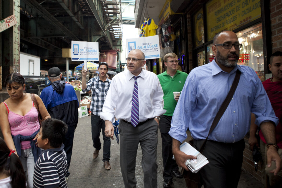 Sal Albanese Cuts a Lonely Figure on Campaign Trail | The Epoch Times