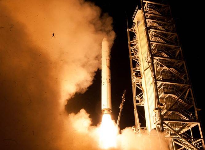 Frog Rocket Launch: Photo Captures Frog Getting Blasted into Air | The ...