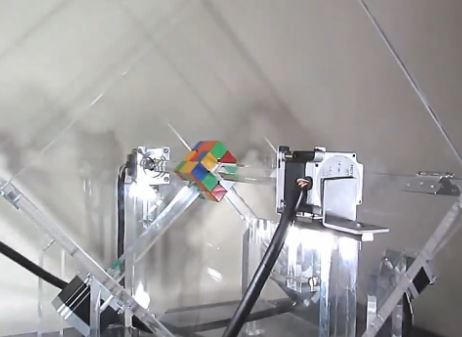 Rubik's Cube Solved by Robot in 'Under 1 Second' (Video) | The Epoch Times