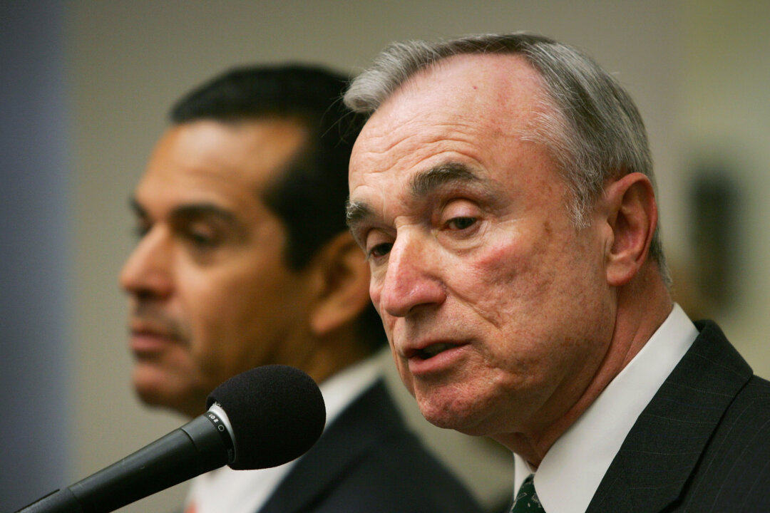 Bill De Blasio Denies Bill Bratton Selected Police Commissioner | The Epoch Times