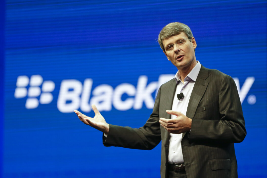 BlackBerry: No Fairfax Deal, CEO Steps Down, stock crashes - The Epoch ...