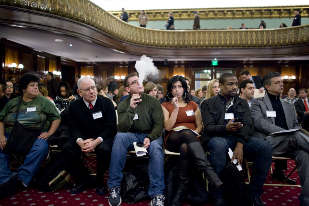 E-cigarettes Challenge to Indoor Smoking Ban | The Epoch Times