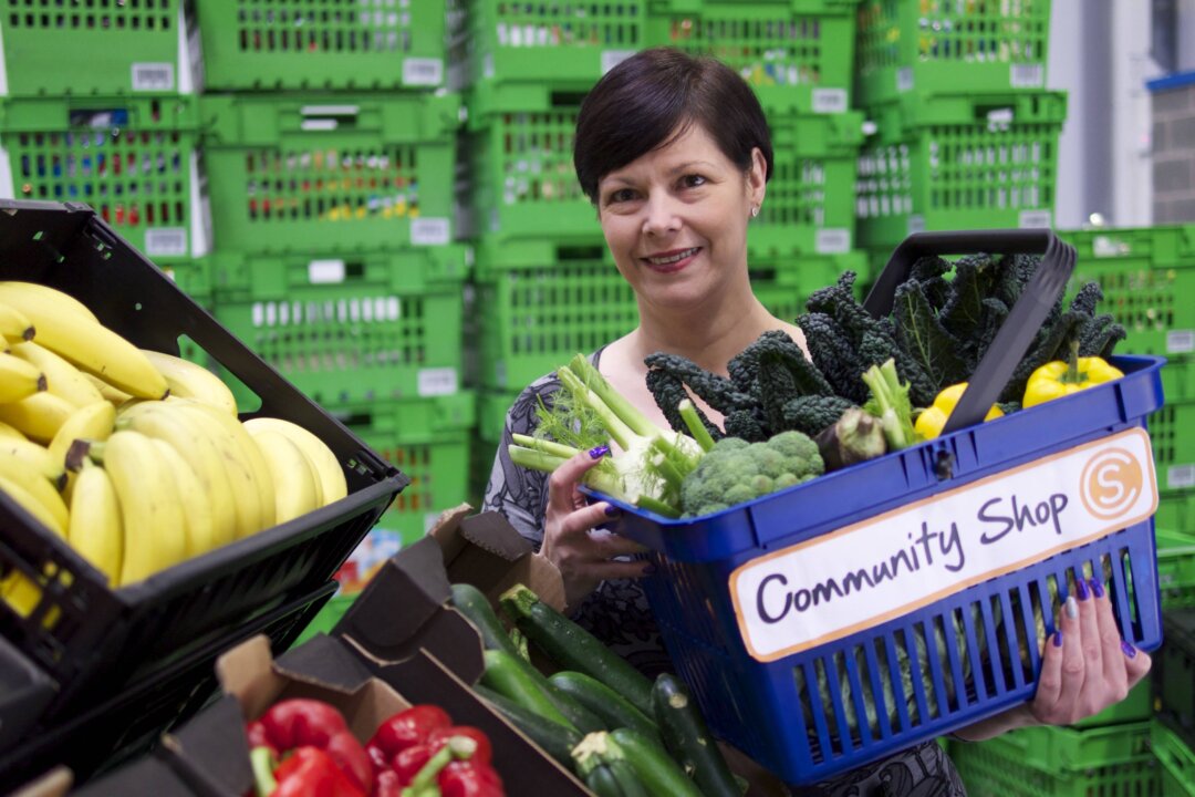 Britain’s First ‘Social Supermarket’ Opens Its Doors | The Epoch Times