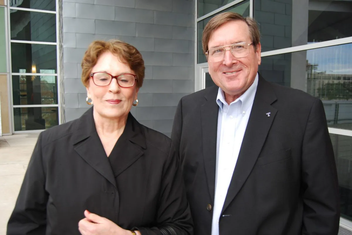Former College President Senses Enlightenment Through Shen Yun