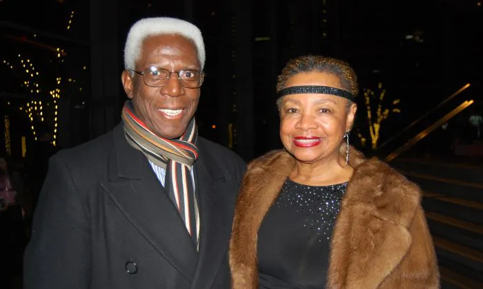 Former NFL Player Finds Depths of Shen Yun Speaking to Him