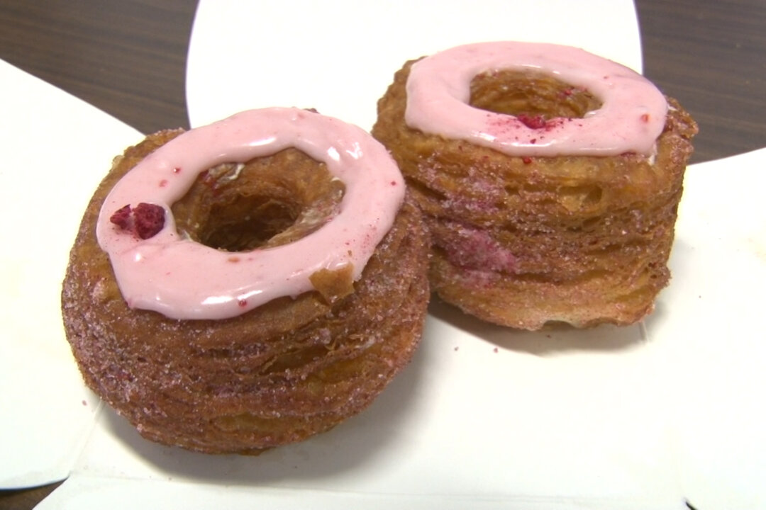 Despite Blizzard, NYC Cronut Fans Line for Pink Valentine’s Day Cronuts ...
