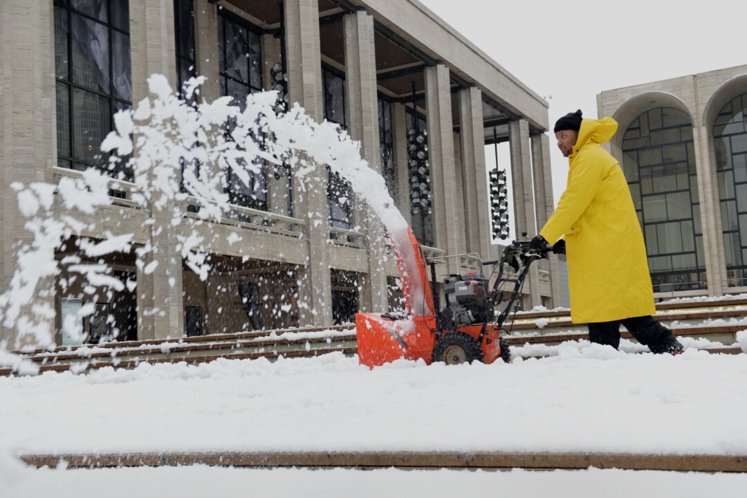 NYC to Get 6-10 More Inches of Snow This Week | The Epoch Times