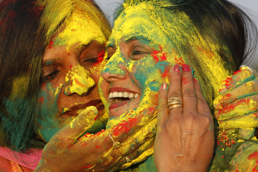 Holi Festival 2014: How the Festival of Color is Celebrated Worldwide (+Photos) | The Epoch Times