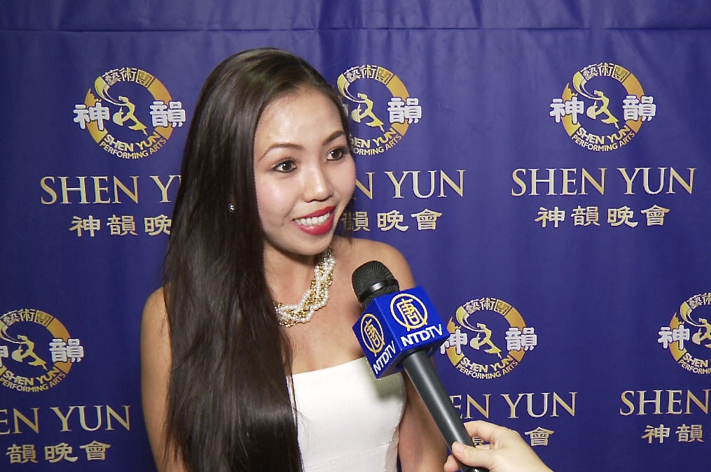 Fashion Designer Loves Shen Yun’s Colors and Costumes | The Epoch Times