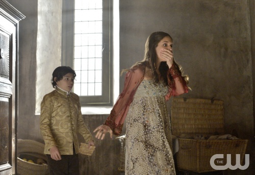Reign Season 2: CW Show Renewed; King Henry Dies in Season 1 Finale ...