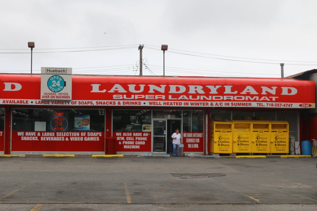 Thieves Hit 12 Laundromats in Six Months | The Epoch Times