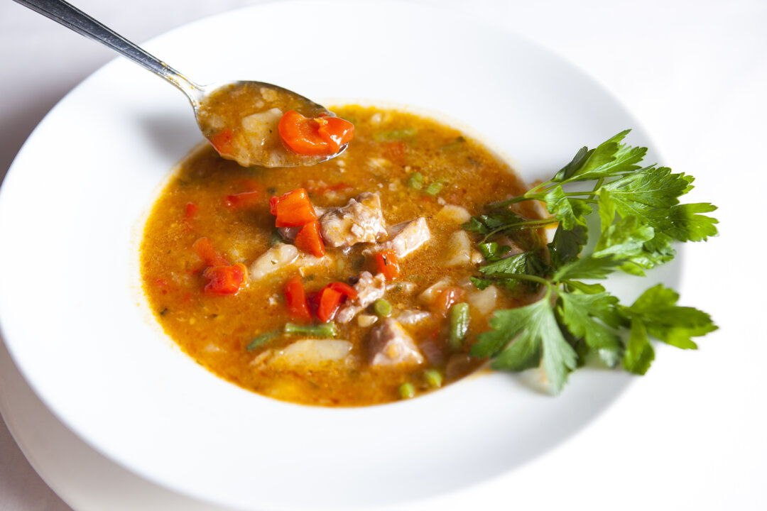 Recipe: Basque Tuna Stew With Peppers and Potatoes | The Epoch Times