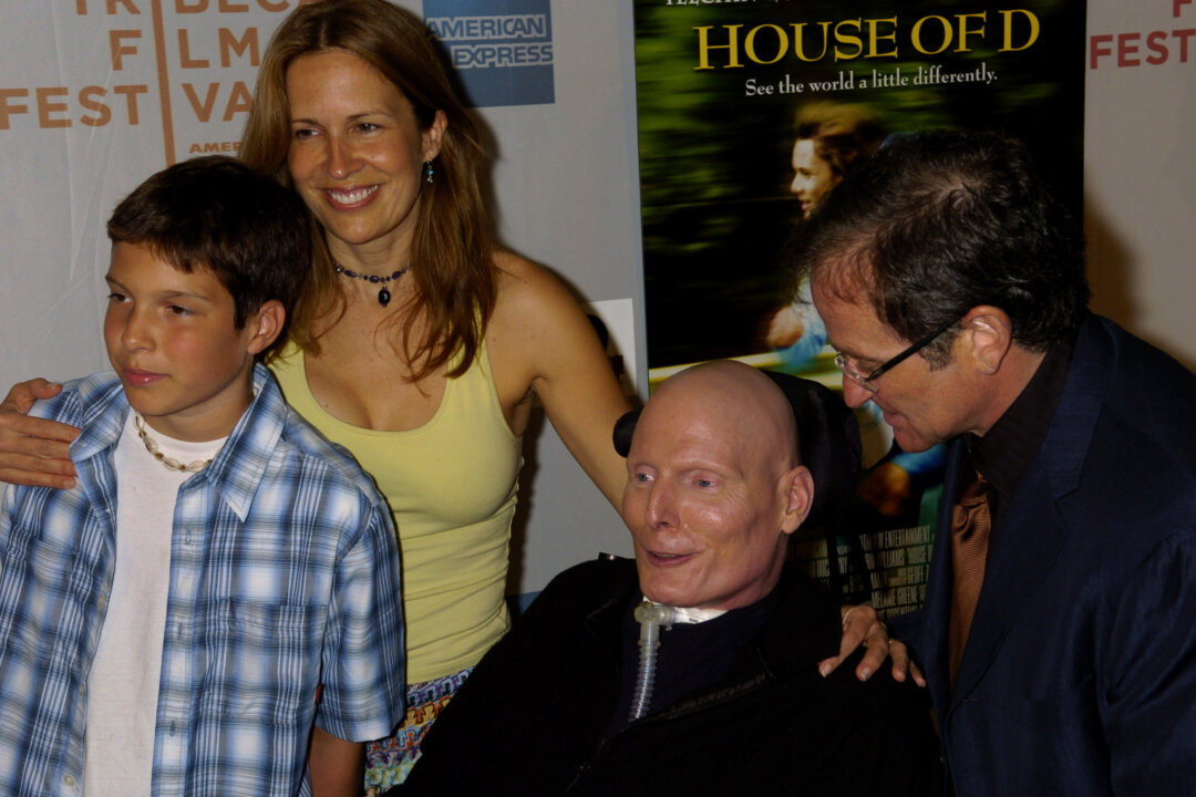 Christopher Reeve: Robin Williams Was Close Friend, Cheered Him Up ...