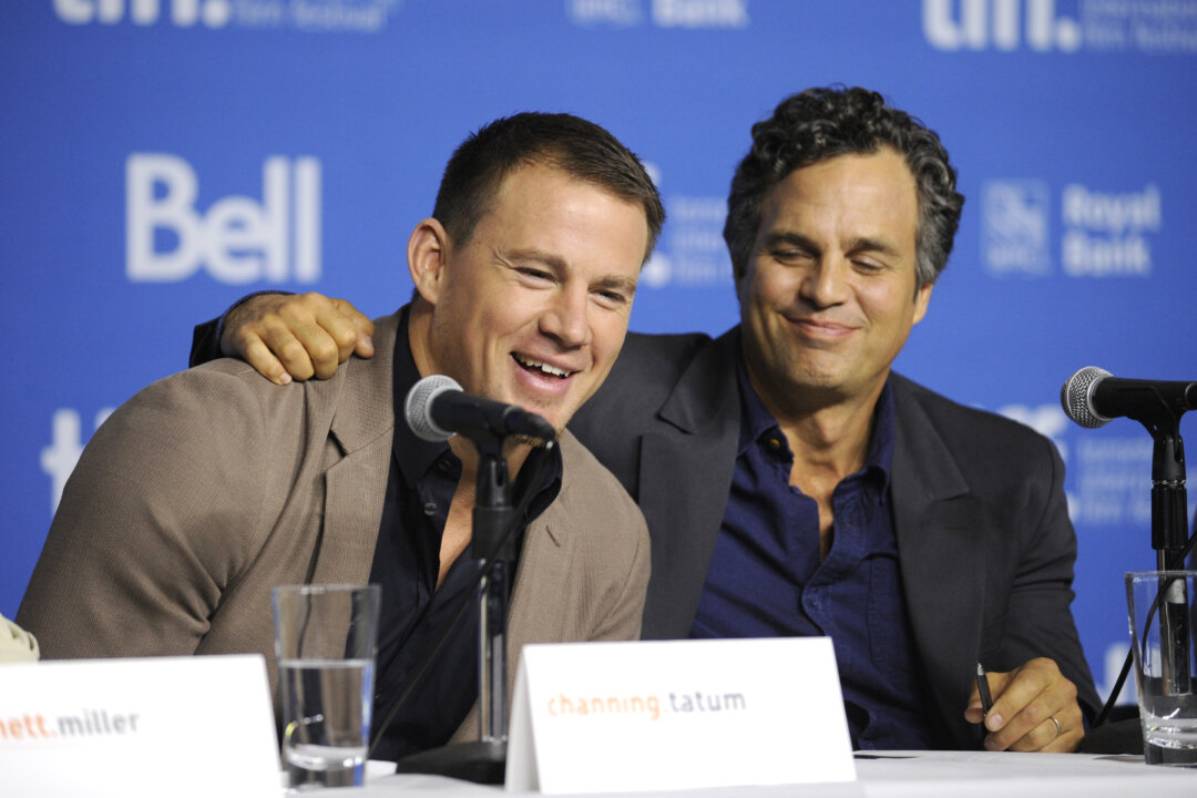 Channing Tatum and Mark Ruffalo Talk Bromance on Set of ‘Foxcatcher ...