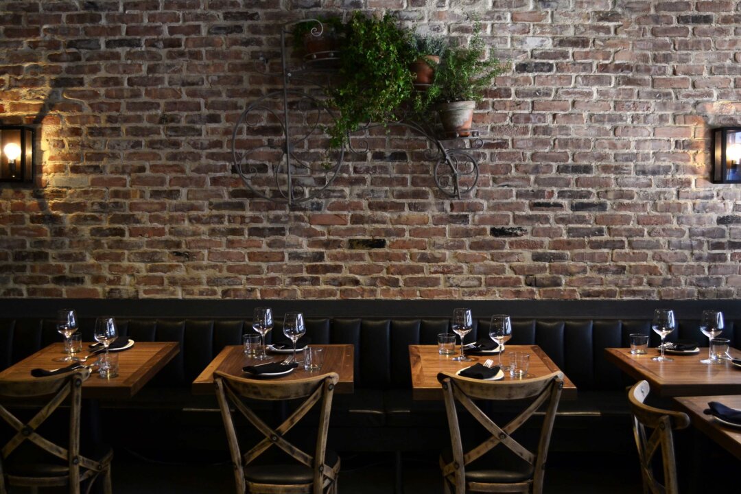 Holden & Astor Now Open | The Epoch Times