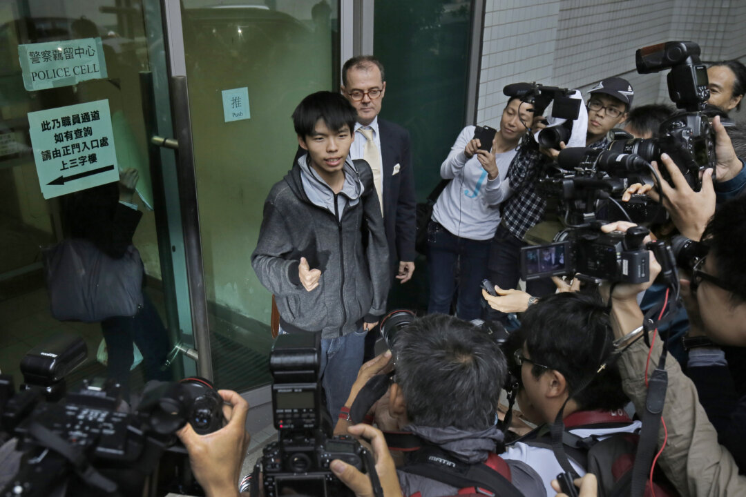 Hong Kong's Hunger Games? Student Leader Joshua Wong Starts Hunger ...