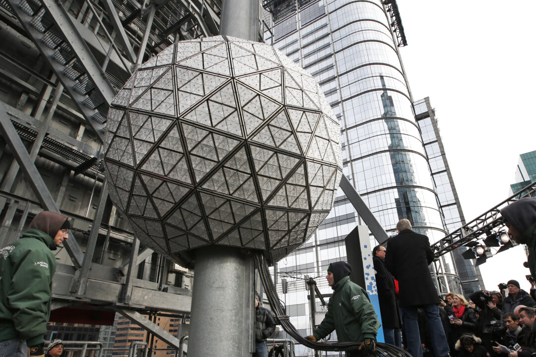 Times Square Live Stream: Where to Watch Ball Drop in New York City ...