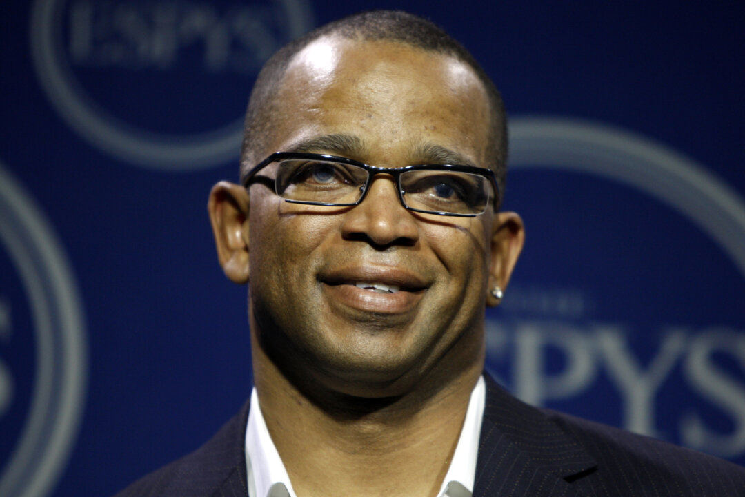 Stuart Scott Dies: Girlfriend Kristin Spodobalski, Children Taelor and ...