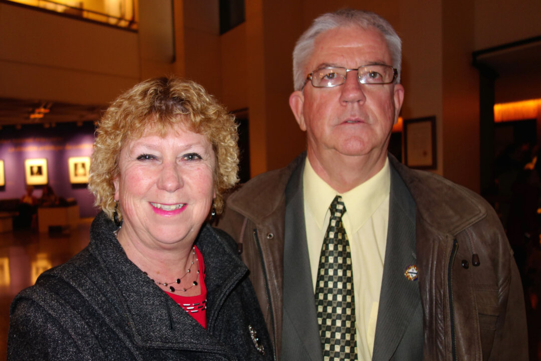 Town Councilor Braves Treacherous Roads to See Shen Yun | The Epoch Times