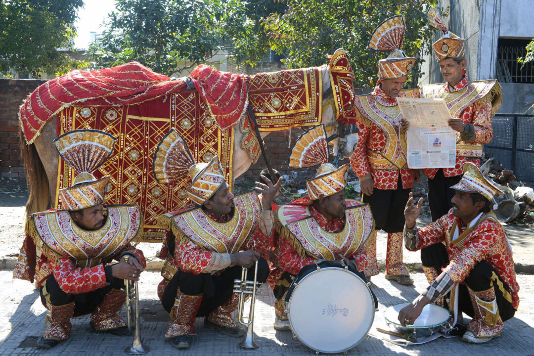 How Indians Have Turned British Military Bands Into Indian Wedding ...