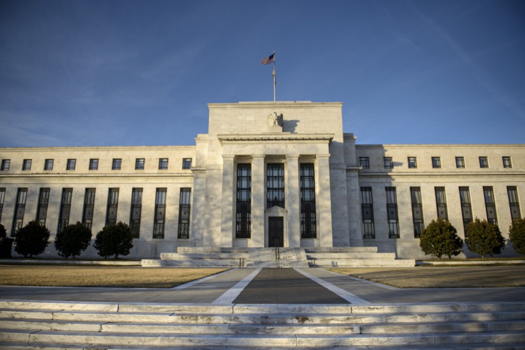 Federal Reserve Rate Hikes Helping or Hurting the Economy? | The Epoch ...