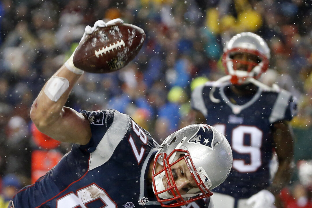Bad Lip Reading Takes on the NFL Again | The Epoch Times