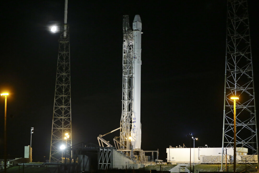 It's Showtime for Pluto; Prepare to Be Amazed by NASA Flyby | The Epoch ...