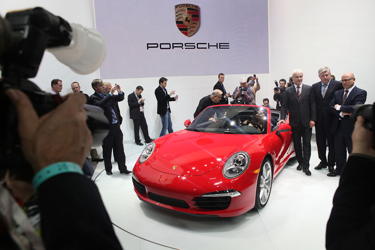 VW Takes Over Porsche for $5.6 Billion | The Epoch Times