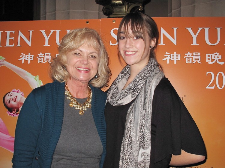 ‘Flawless’ Agree Dance Student and Artist Grandmother | The Epoch Times