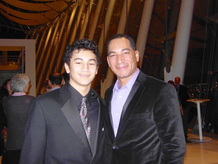 ‘Get in before they leave town,’ Says Writer and Actor | The Epoch Times