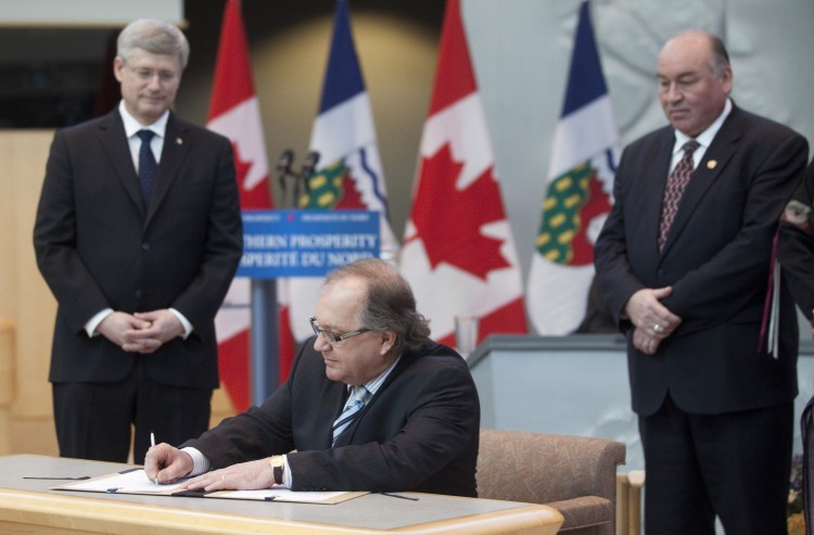 Ottawa, NWT Sign Devolution Agreement | The Epoch Times