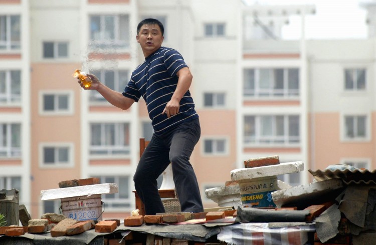 A Soldier’s Divided Duty: Defending Home in China | The Epoch Times