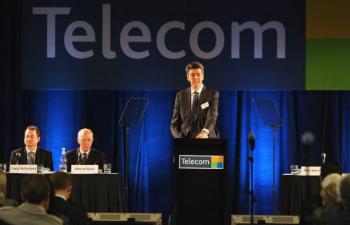 Telecom New Zealand CEO Takes Bonus Cut | The Epoch Times