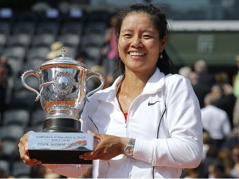 Li Na Becomes China’s First Grand Slam Tennis Champion by Winning ...