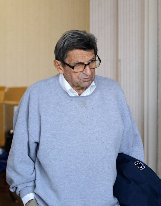 Paterno’s Name Removed From Trophy | The Epoch Times