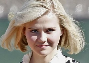 Elizabeth Smart Trial Postponed Over Jury Concerns | The Epoch Times