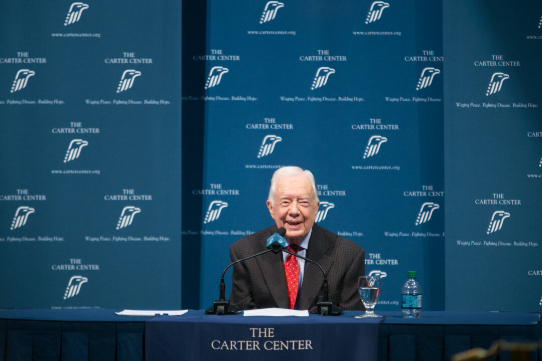 With Humor and Honesty, Carter Talks About His Cancer | The Epoch Times
