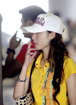 Number of Female Smokers Growing Among 360 Million Smokers in China ...