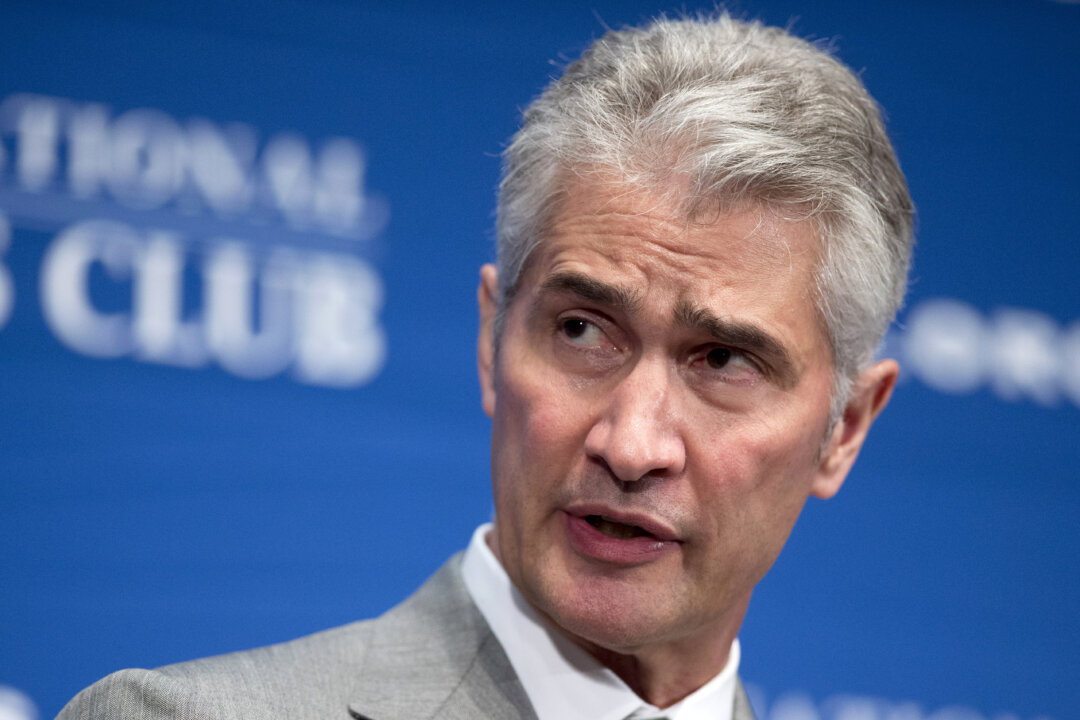 United CEO Jeff Smisek Steps Down Amid Federal Investigation | The ...