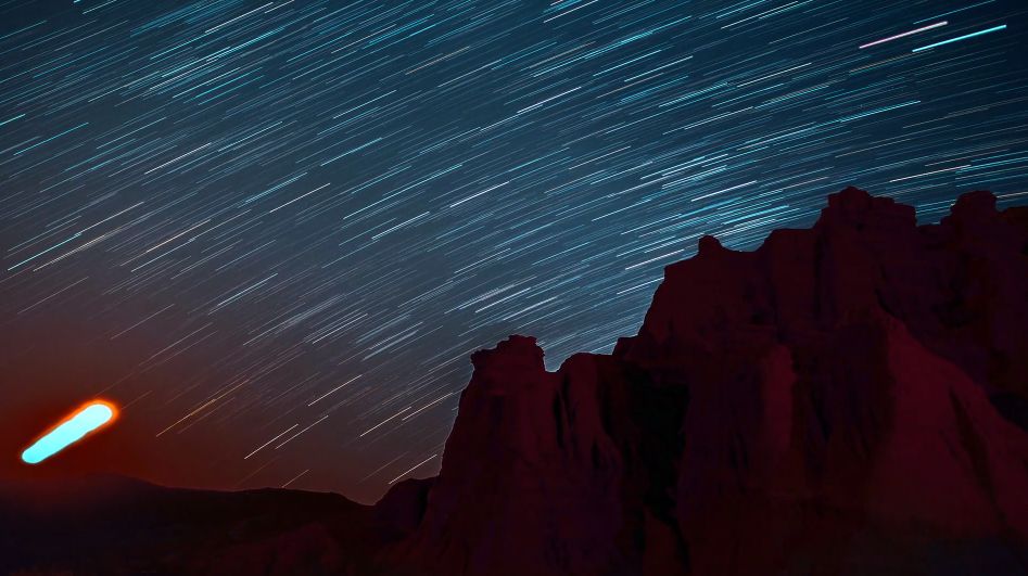 See a Honey Moon Burn Through the Sky in This Stunning 2-Minute Time ...