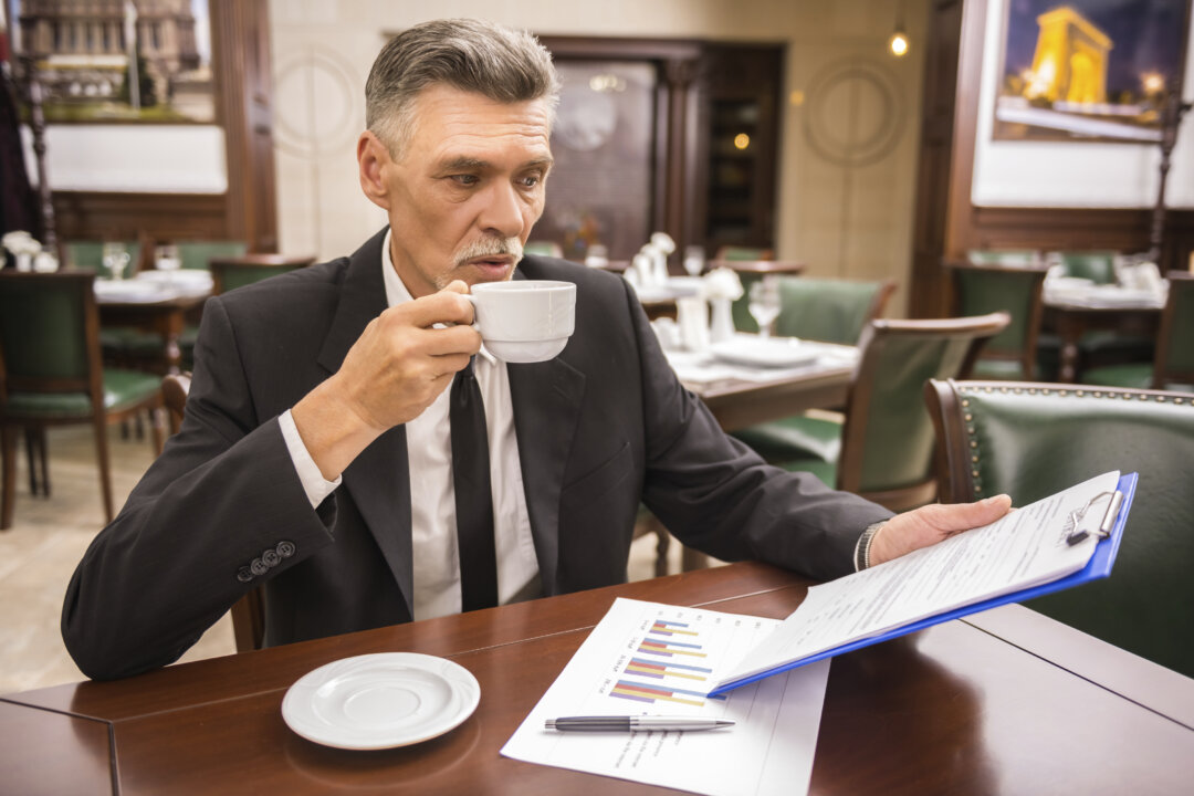 We All Enter Contracts Every Day, so Why Are They Still so Hard to Understand | The Epoch Times