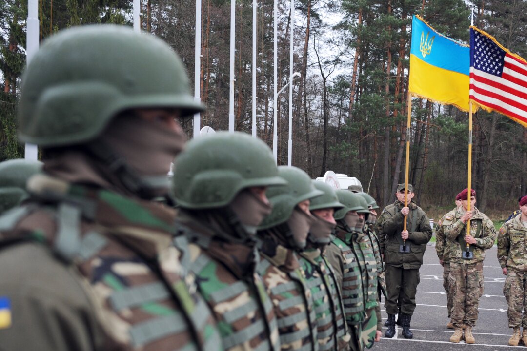 In Ukraine, Lenin Gets the Boot From Uncle Sam | The Epoch Times